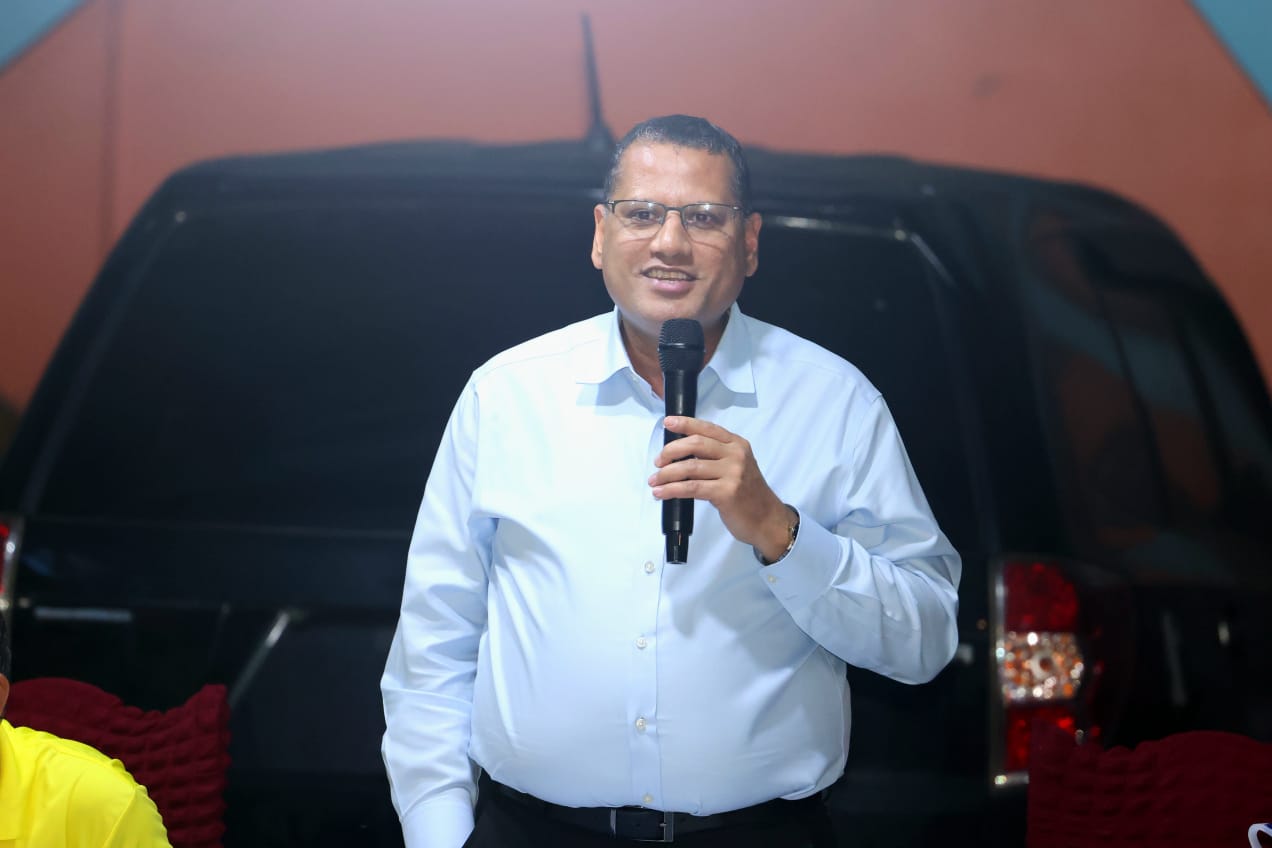 Minister Collin Croal Engages with Hope Lowlands Resident - Ministry of ...